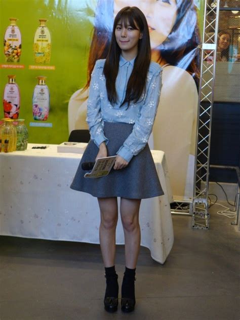 이특이 수지보고 살좀빼라고 했을때 수지 스퀘어 카테고리 최신 패션 트렌드 패션 스타일 패션