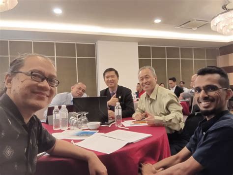 Shahrul N Shaari On Linkedin Sitting At The Same Table With Ir Saiful Adli Abdul Karim From