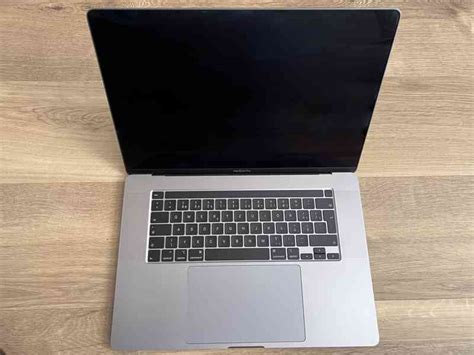 Apple MacBook Pro 16" - bazar - Hyperinzerce.cz