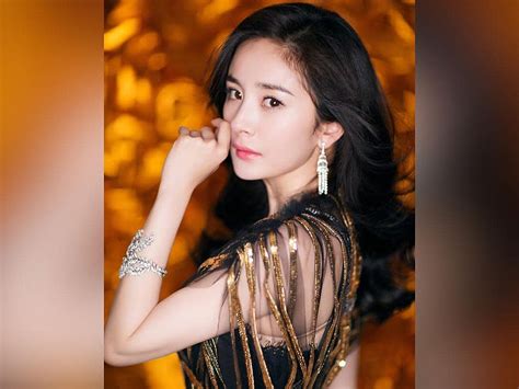 Yang Mi Hot