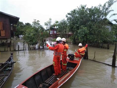 ကသာမြို့၌ ဧရာဝတီမြစ်ရေသည် မြင့်တက်လျက်ရှိပြီး မြေနိမ့်ပိုင်းရှိ ရပ်ကွက်အချို့နှင့် ကျေးရွာအခ