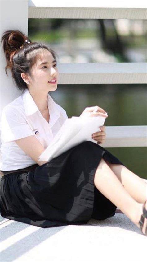 ส่องดาราสาวในชุดนักศึกษา สวยดูดีสไตล์เด็กเรียน