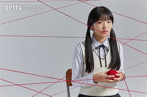 번아웃증후군 스트레스 스트레스 우울 슬픔 피로 물체묘사 학생 십대 나이 사춘기 컨셉 교복 감정 감정기복 감정 이미지