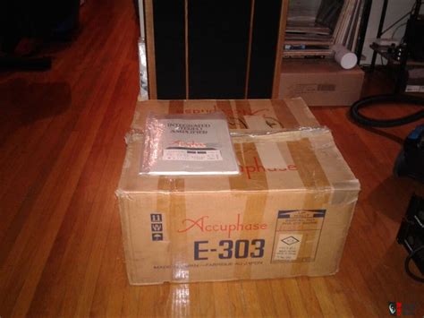 Superb Accuphase E 303 Integrated Amp Orig Boxmanual Great Cosmetic