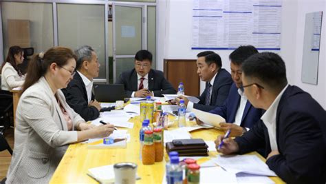 Нийслэлийн Сонгуулийн хороо хуралдаж дүүргүүдийн сонгуулийн хороог