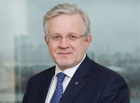 Сегодня празднует день рождения заместитель председателя правления ПАО «НОВАТЭК Евгений