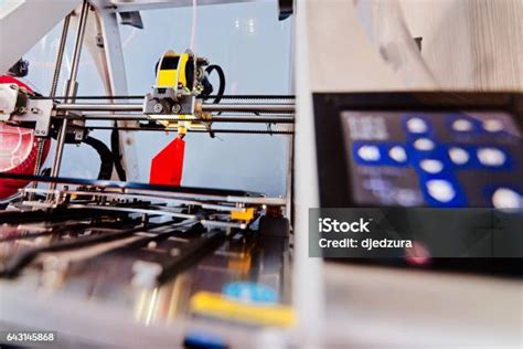 3d 프린터 인쇄 빨간색 플라스틱 구성 요소 3차원 인쇄에 대한 스톡 사진 및 기타 이미지 3차원 인쇄 3차원 형태 건설 기계류 Istock