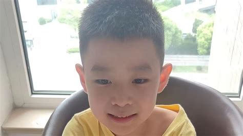 与聊天机器人的深度交流 珅优 未来生活中的社交机器人 里兰教育 青少年精英教育平台