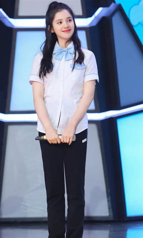 8 Hot Sexy Zhang Jingyi Bikini Pics