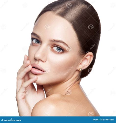 Bellezza Calma Ritratto Di Bella Giovane Donna Bionda Con Trucco Nudo Gli Occhi Azzurri L