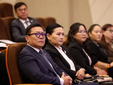 “Төрийн албан хаагчийн ёс зүйн сургалтын агуулга ба хэрэгцээ” сэдэвт хэлэлцүүлэг боллоо Isee Mn