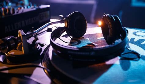 Pengertian Sample Rate Dan Bit Depth Dalam Perekaman Audio Digital FISELLA MEDIA