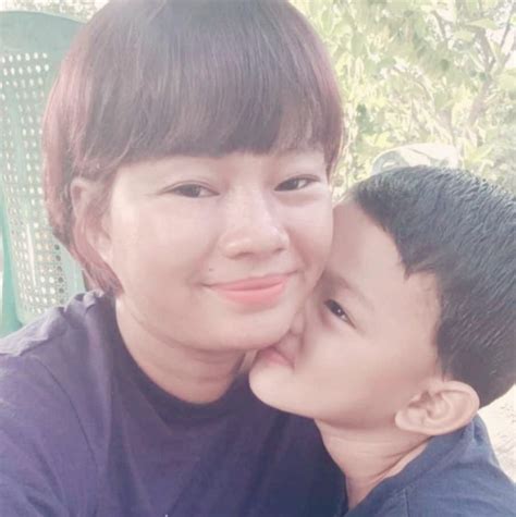 မနက်စောစော အကြော်နဲ့ ထမင်း စားမလို့ ဈေးထဲ အကြော်သွားဝယ် ငါလေ တစ်ကယ် စိတ