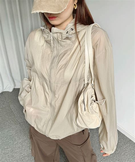 Beige당일발송 100방수 여름 바람막이 고프코어 후드 윈드브레이커 에이블리