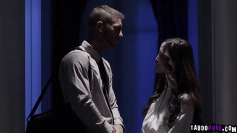 Ryan Mclane Lures Alexia Anders To Take Her Virginity Eporner