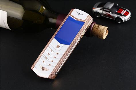 Best Unlocked Luxury Gold Signature Dual Sim Card Mobile Phone Stainless Steel Leather Body MP3