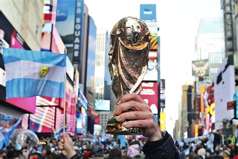 【足球越位全攻略】越位意思、圖解規則一次搞懂！ 2026世界盃足球