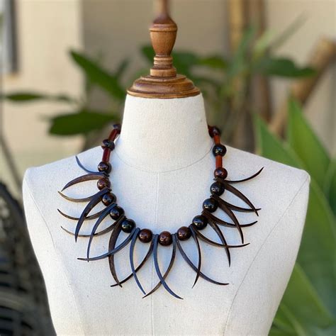 N4 Samoan Ula Nifo Coconut Shell Crossover Style With Pua Coconut Shell Shell Necklaces