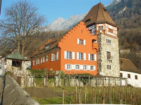 Rotes Haus Vaduz Liechtenstein 2006 A Photo On Flickriver
