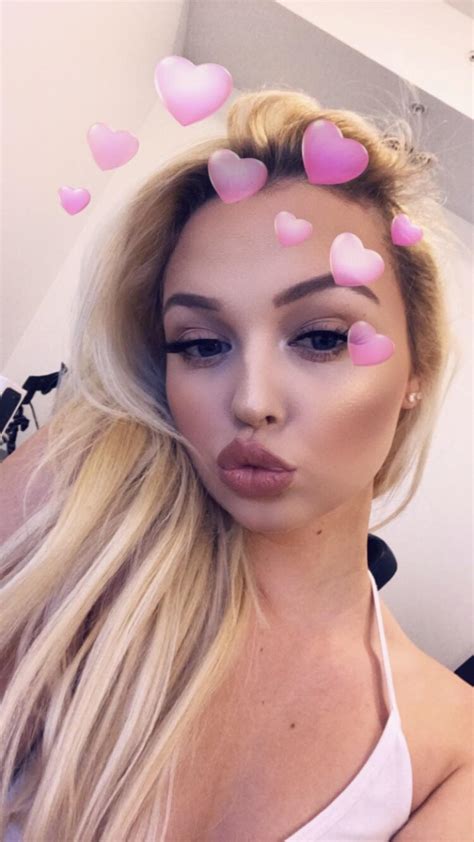 Kiss Kiss Babe Scrolller