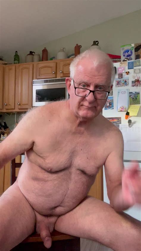 딜도로 존나게 섹스하는 아빠 xHamster