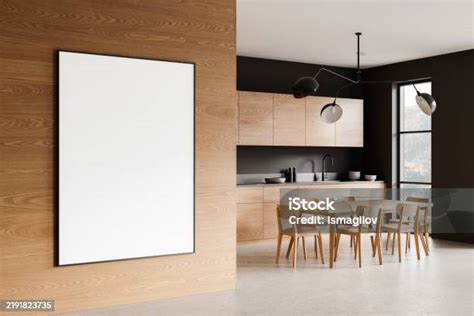 나무 가구와 현대적인 조명으로 꾸며진 세련된 주방 환경에서 나무 벽에 걸린 빈 포스터 인테리어 디자인의 개념 3d 렌더링 3차원 형태에 대한 스톡 사진 및 기타 이미지