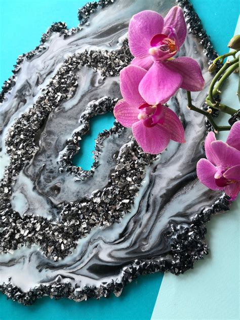 Epoxy Resin Geode Art Epoxy Resin Art Round Resin Geode Art Etsy In 2024 Geode Art Diy