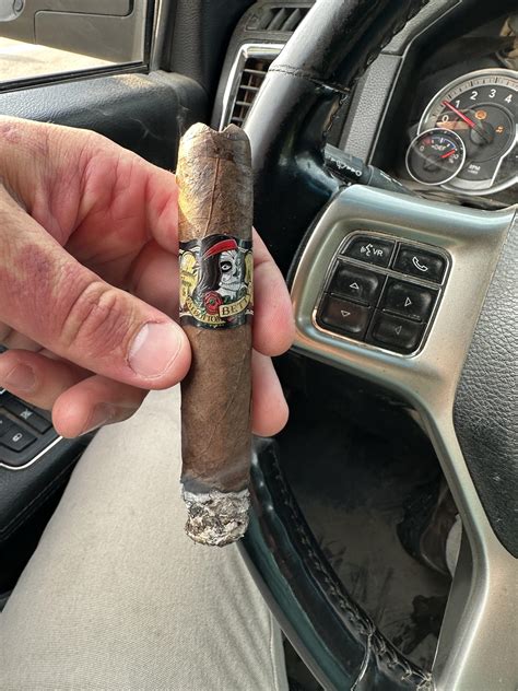 Fat Bottom Girls Make The Rockin World Go Round R Cigar Refuge
