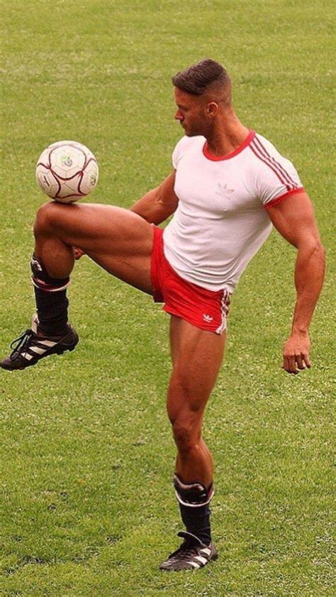 Pin By Beto Gant On Deport Soccer Guys Athletic Men Muscle Men