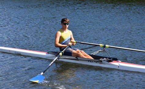 The Ultimate Beginners Guide To Sculling And Rowing Hobbykraze