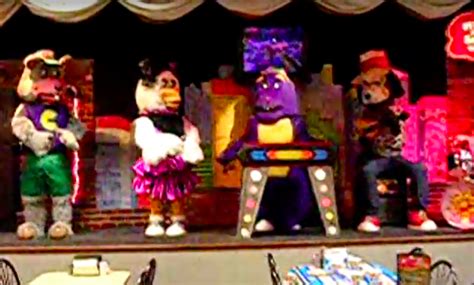 Chuck E Cheese Is Getting Rid Of Its Animatronic Bands Except Here Zigm