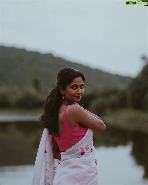 Keerthi Pandian Wiki Biography Age Gallery Spouse And More