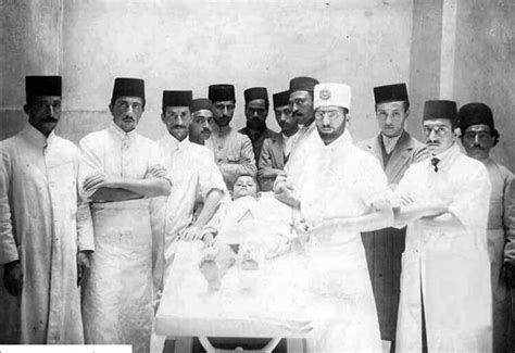 پزشکان یک بیمارستان در تهران در زمان قاجار History History Pictures