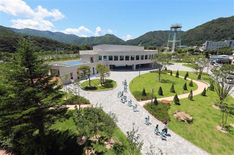 개관 1년 만에 10만 방문…인제 기적의도서관 지역 랜드마크로 ‘우뚝 파이낸셜뉴스