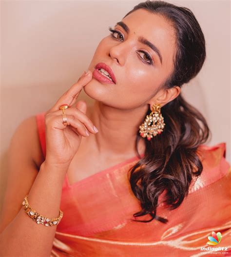 Aishwarya Rajesh Photos Telugu Actor Photos Images Gallery Stills And Clips Indiaglitz Com