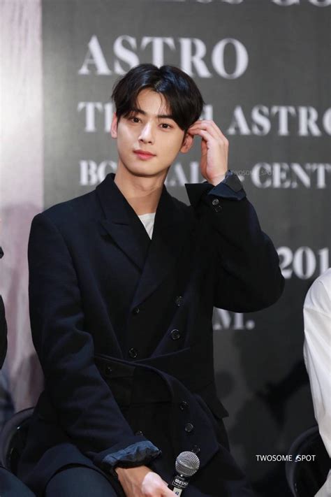 Cha Eun Woo Wallpapers Top Free Cha Eun Woo Backgrounds Wallpaperaccess