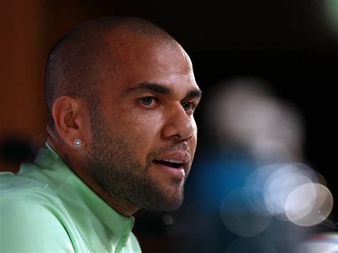 Un Preso Cont Intimidades Sobre Dani Alves Su Gesto Con Los Otros Reos Y Su Versi N De Los