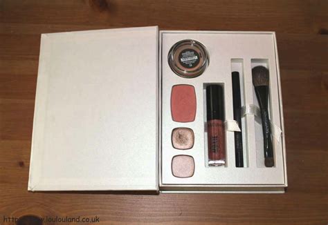LouLouLand: A Review Of The Bare Minerals By Popular Demand Gift Set