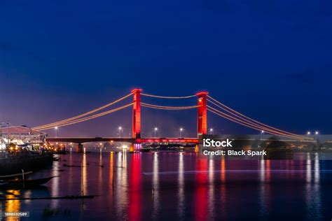 Jembatan Ikon Kota Palembang Jembatan Ampera Di Sungai Musi Sebelum