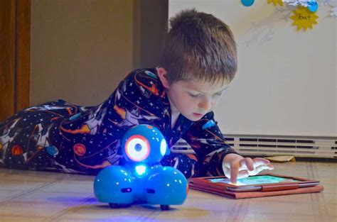Intro To Coding With The Dash And Dot Robots Made By Wonder Workshop