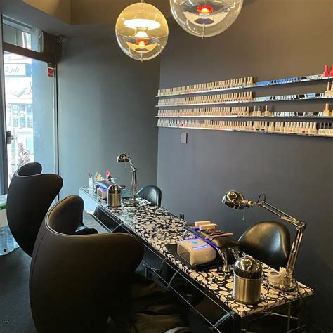 홈앤스틸ㅣ주문제작가구 30년철제장인 침대 축양장 시스템행거 철제 원목 아파트 인테리어 신혼가구 네일테이블 네일아트 스테인레스주문제작 네일추천 네일테이블제작네일