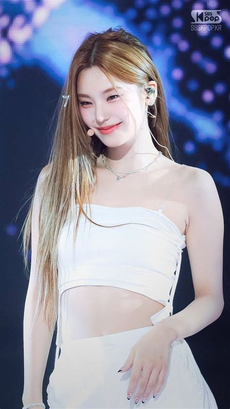 Pin By Annie On Itzy Stage Itzy Kpop Girls Girl