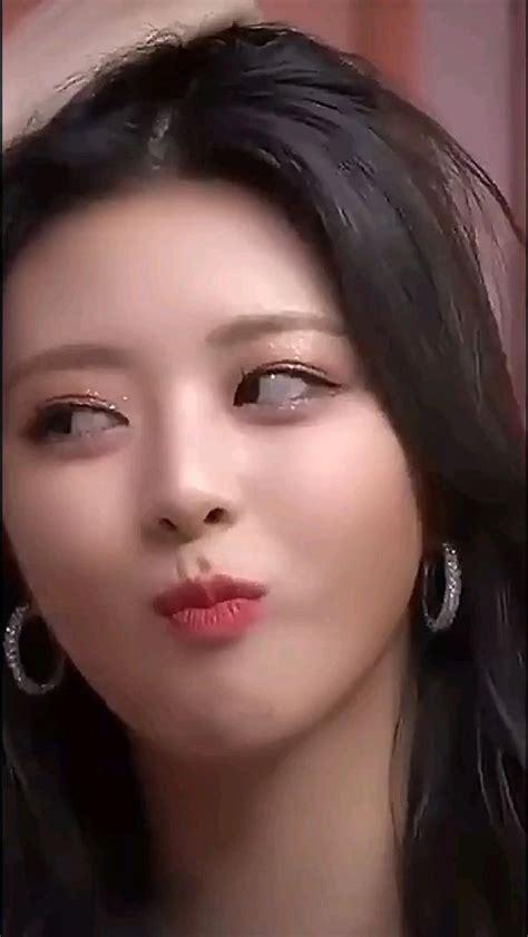 ایتزییونا Itzy Kpop Girl