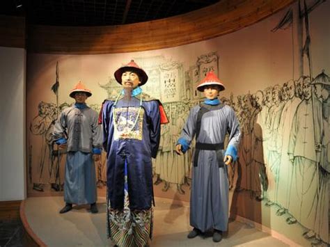 清朝官服到底是谁设计为何如此设计史学家与明朝有关 官服 服饰 女真人 新浪新闻