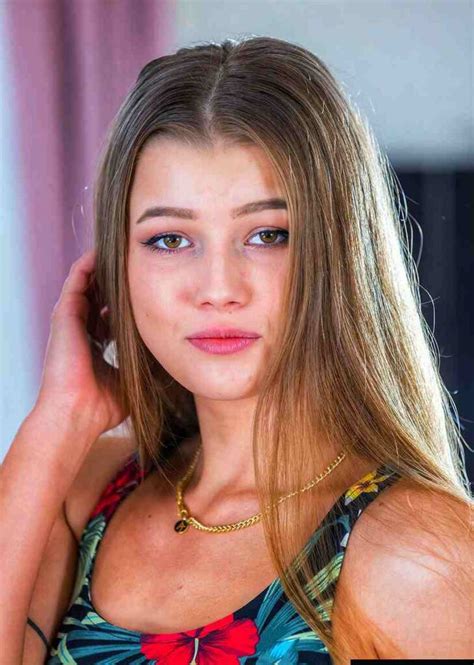 Olivia Sparkle Biography Age Wiki Height Career Family More