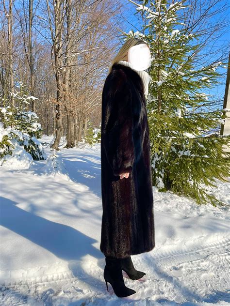 Норкова шуба Із Сша Saga Mink коричнева з бордовим відтінком 15 000 грн Шубы полушубки