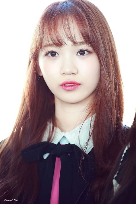 Pin By Noa On Iz One Iz One Chaewon Chaeyeon Korean Girl