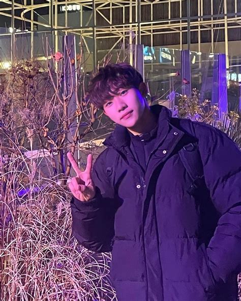 Cast Nineteen To Twenty With All Visuals Chemistry Of Kim Pyeong