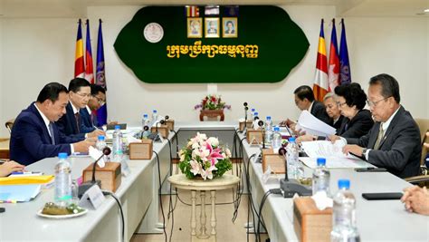 ឯកឧត្តម ហួត ហាក់ ចូលការពារសេចក្ដីព្រាងច្បាប់ស្ដីពីការបង្កើតក្រសួងអធិការកិច្ច