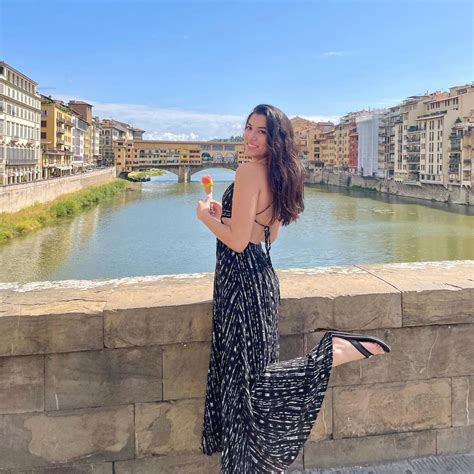 Anahita Jafarys Feet